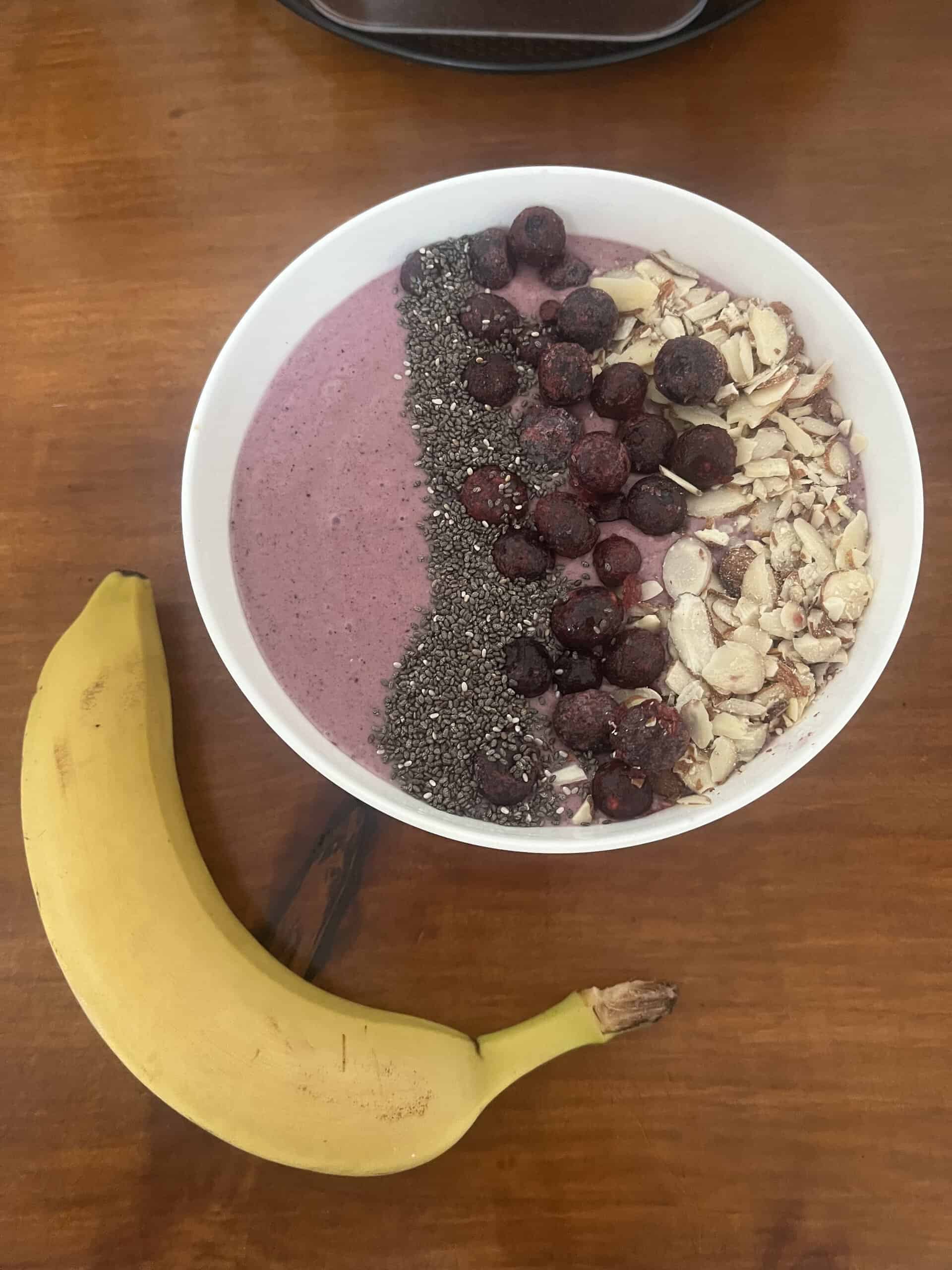 Banana Berry Smoothie Bowl - Studio Rubix